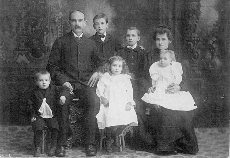 Family of George and Anna Lintner: Whitby Images